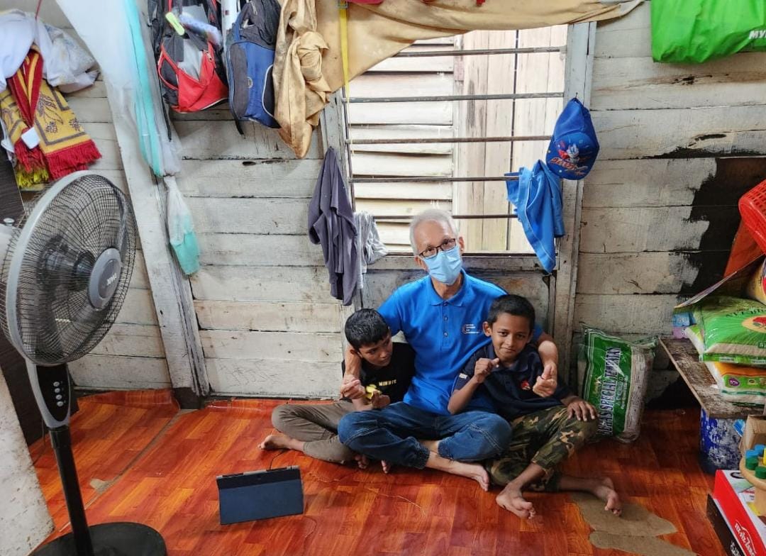 Giving & Helping - Aid for Refugees